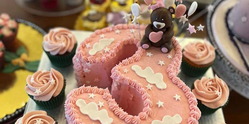 Matching Cupcakes?matching cupcakes - Galway Cakery